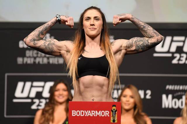 엄청난 골격을 자랑하는 MMA 여자 선수 ㄷㄷㄷㄷ gif - 인스티즈(instiz) 인티포털 카테고리