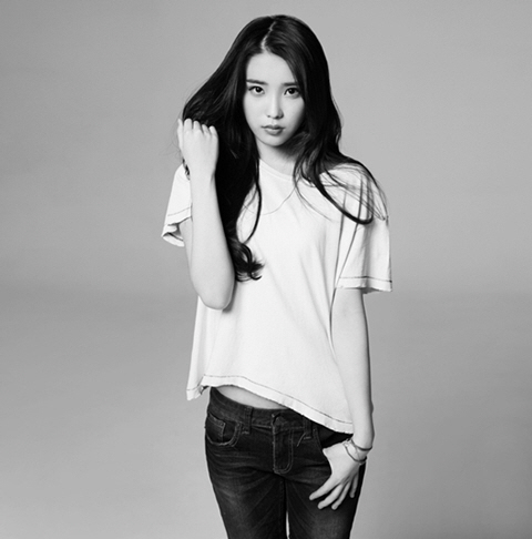 아이유, 살 쪘네..'몸무게 46kg 뱃살 잡혀' - 인스티즈(instiz) 이슈 카테고리