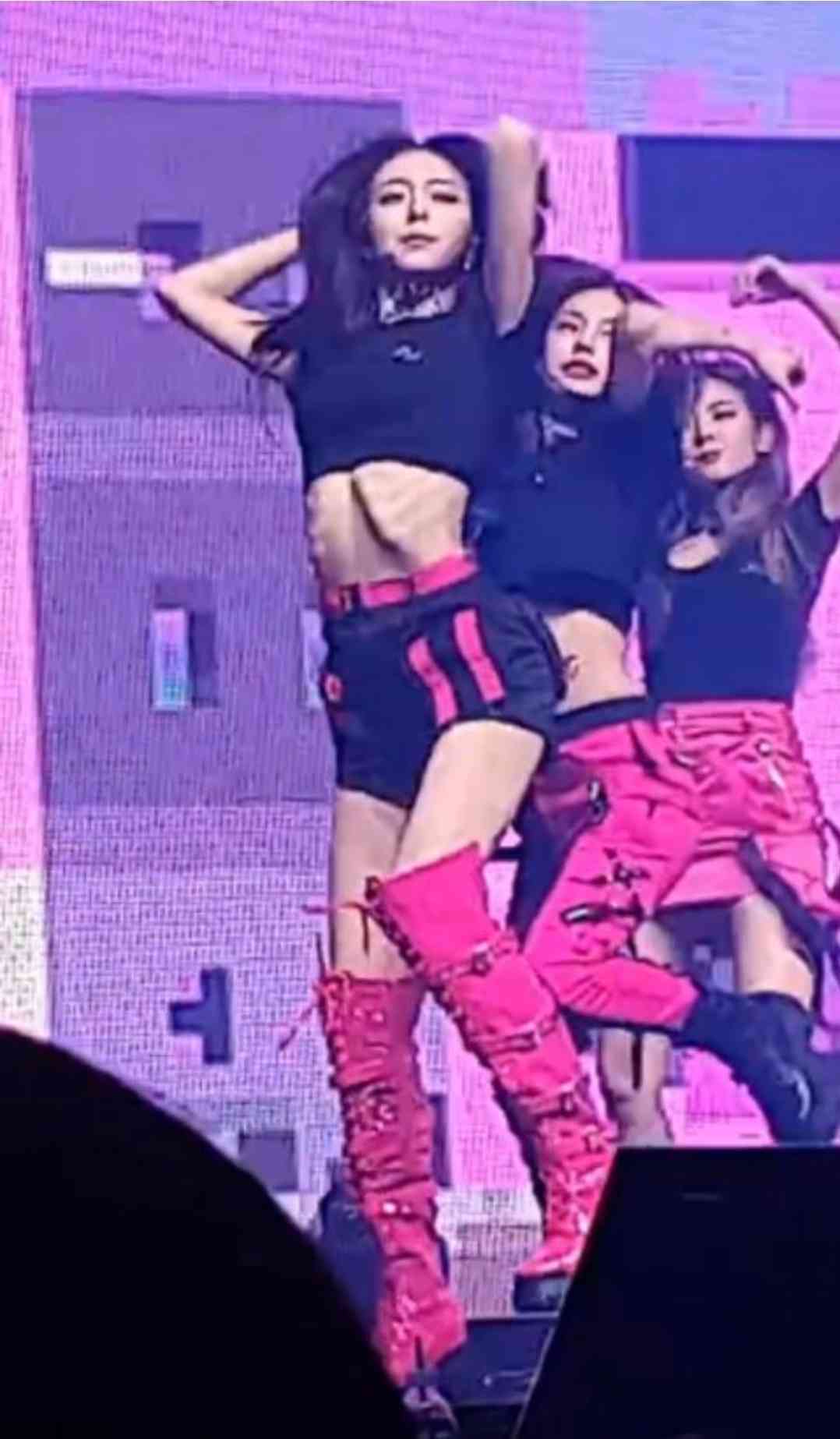 정말 안타까울정도로 마른 ITZY 유나 몸상태 - 인스티즈(instiz) 인티포털 카테고리