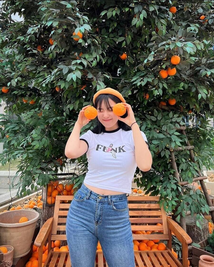 몸무게가 59kg라 자기보고 돼지라고 하는 여자.gif - 인스티즈(instiz) 이슈 카테고리