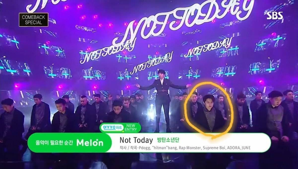 BTS 댄서였다가 20살에 JYP 입사 2주 만에 기본 안무 최단 기록 찍고 1달 만에 데뷔조 들어가서 8개월 후 데뷔한 남돌 - 인스티즈(instiz) 인티포털 카테고리