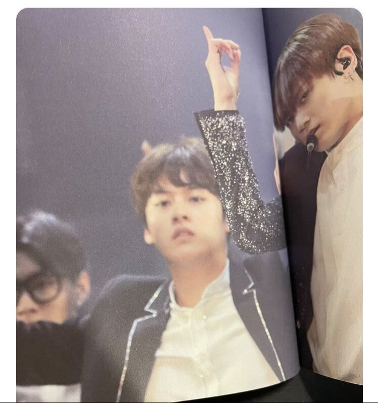 BTS 댄서였다가 20살에 JYP 입사 2주 만에 기본 안무 최단 기록 찍고 1달 만에 데뷔조 들어가서 8개월 후 데뷔한 남돌 - 인스티즈(instiz) 인티포털 카테고리