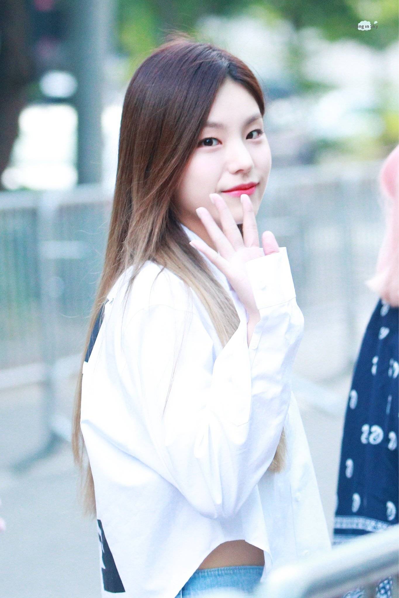 (스압)연한 화장이 잘어울리는 ITZY 예지.jpgif - 인스티즈(instiz) 인티포털 카테고리