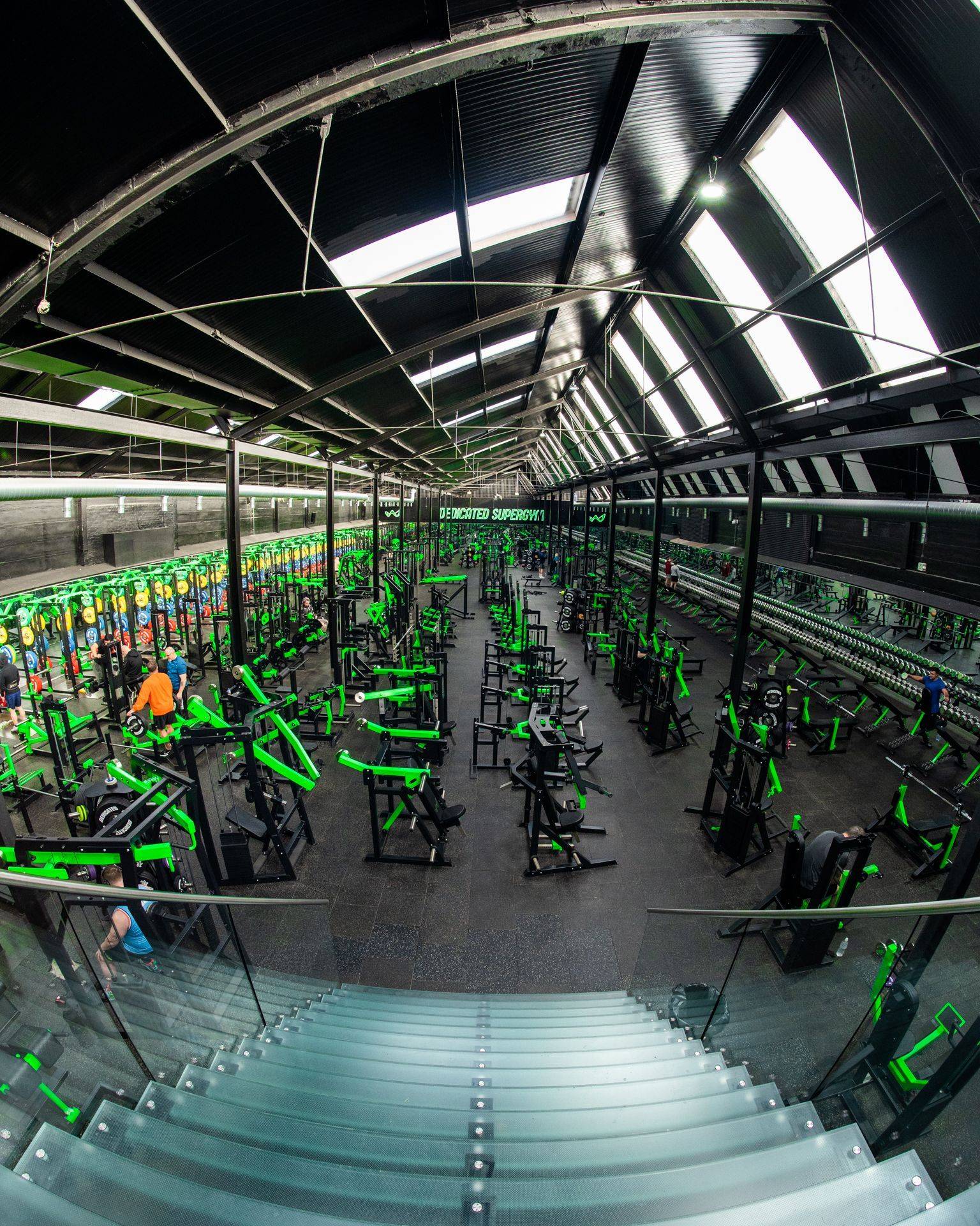 영국 리버플에 있는 헬스짐 "dedicated super gym" - 인스티즈(instiz) 인티포털 카테고리