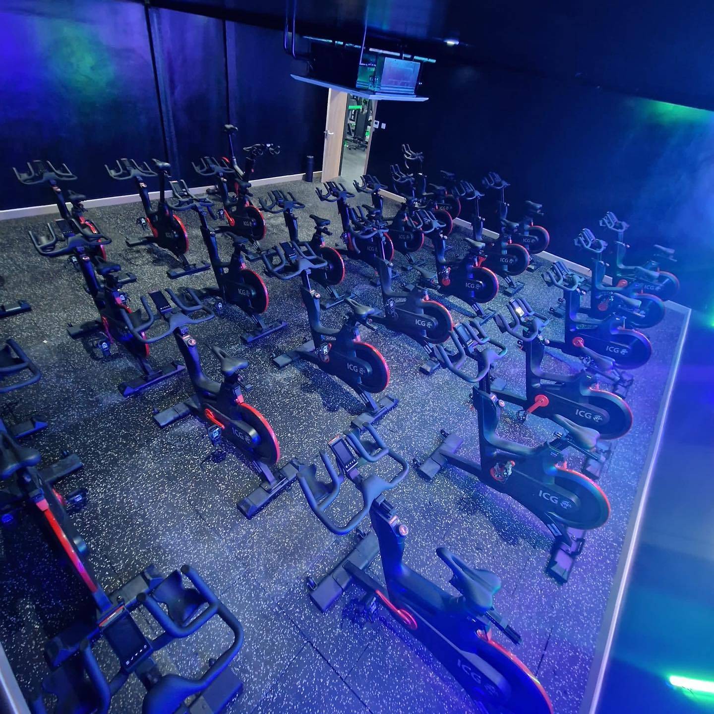 영국 리버플에 있는 헬스짐 "dedicated super gym" - 인스티즈(instiz) 인티포털 카테고리