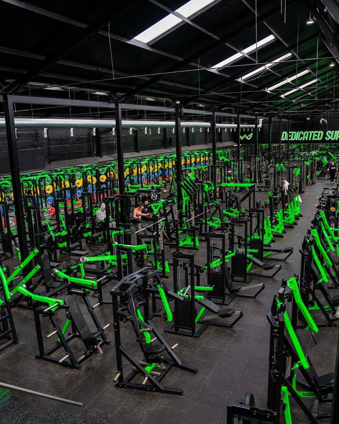 영국 리버플에 있는 헬스짐 "dedicated super gym" - 인스티즈(instiz) 인티포털 카테고리