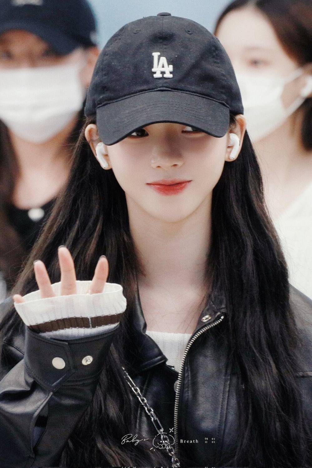 에어팟으로 보는 카리나 얼굴크기 인스티즈 instiz 인티포털 카테고리