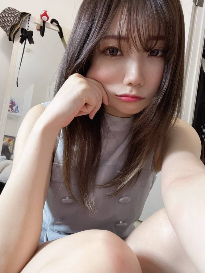 오늘자 허리 사이즈 인증하는 AV 무디즈 신인 배우 - 인스티즈(instiz) 이슈 카테고리