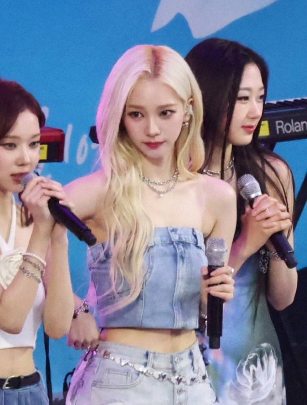 2023 연세대 축제 금빛 모발 에스파 카리나 - 인스티즈(instiz) 이슈 카테고리