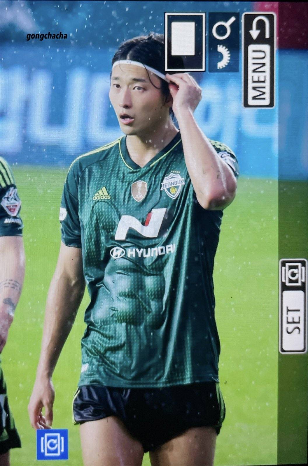 유니폼 뚫는 조규성 복근.jpg - 인스티즈(instiz) 이슈 카테고리