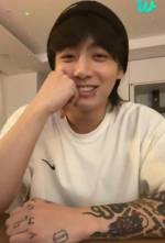 BTS 정국 "동글동글하게 생겨 과한 게 좋아…입술 피어싱+타투 이해 부탁" - 인스티즈(instiz) 이슈 카테고리