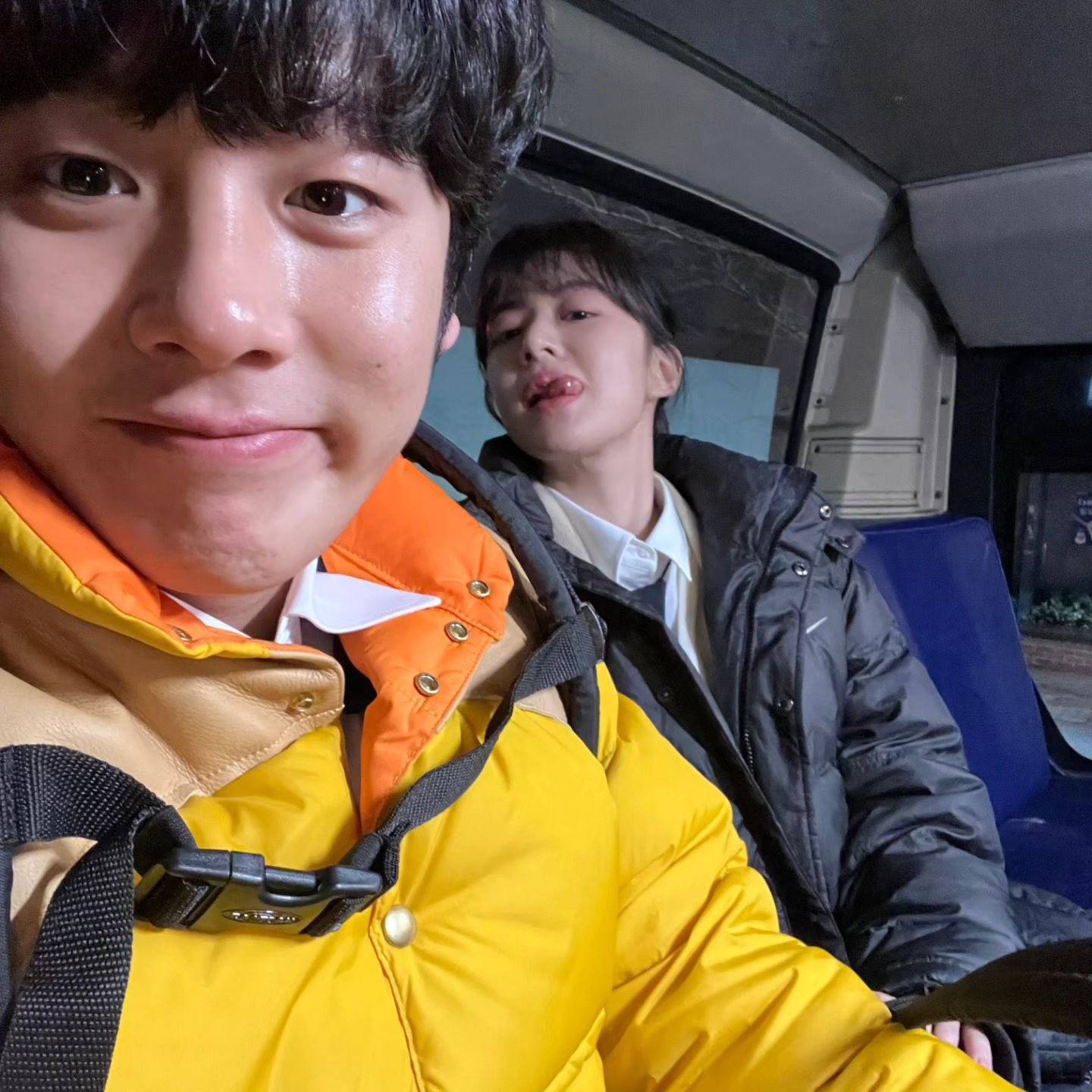 무빙 김봉석-장희수 그 자체라고 이슈중인 본체 배우들 고윤정-이정하 노는 모습.twt - 인스티즈(instiz) 이슈 카테고리