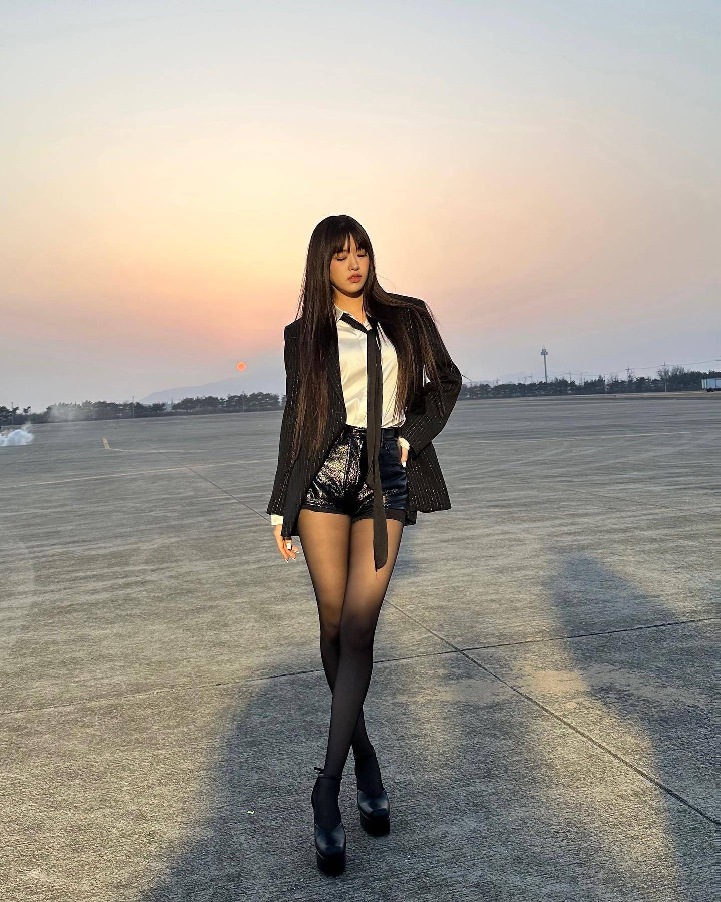 은근 섹시한 검스 안유진 .gif - 인스티즈(instiz) 이슈 카테고리