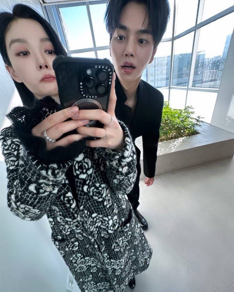 뭔가 이상한 김유정X송강 MZ거울셀카 - 인스티즈(instiz) 이슈 카테고리