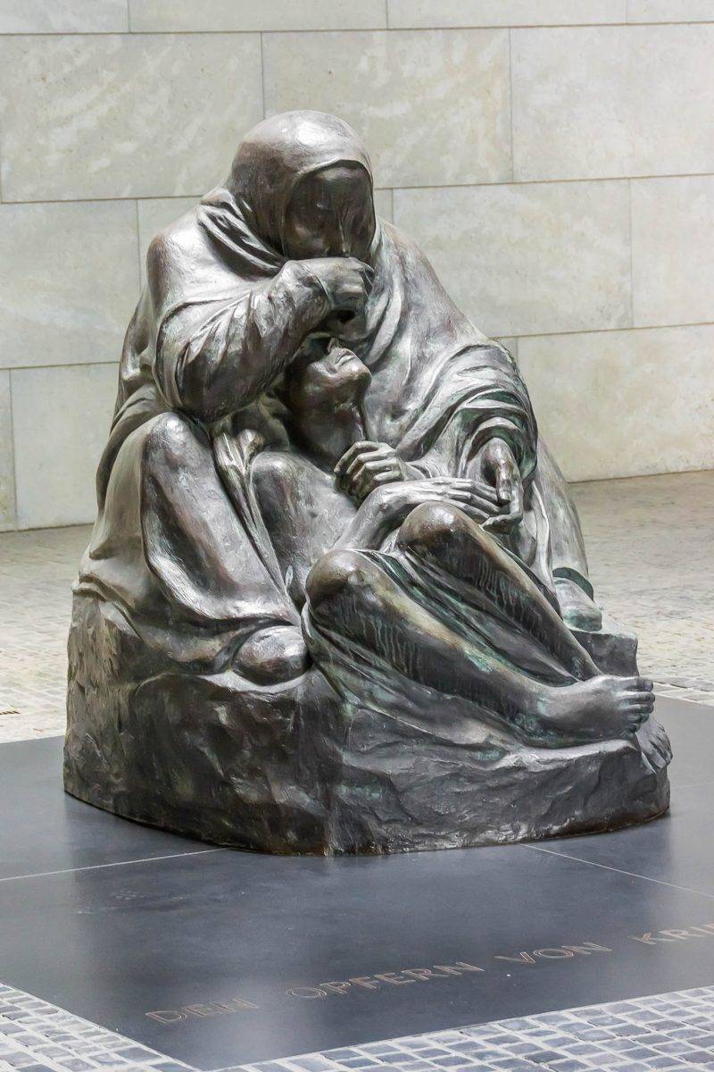 미켈란젤로 이후 400년 뒤의 피에타.jpg - 인스티즈(instiz) 이슈 카테고리