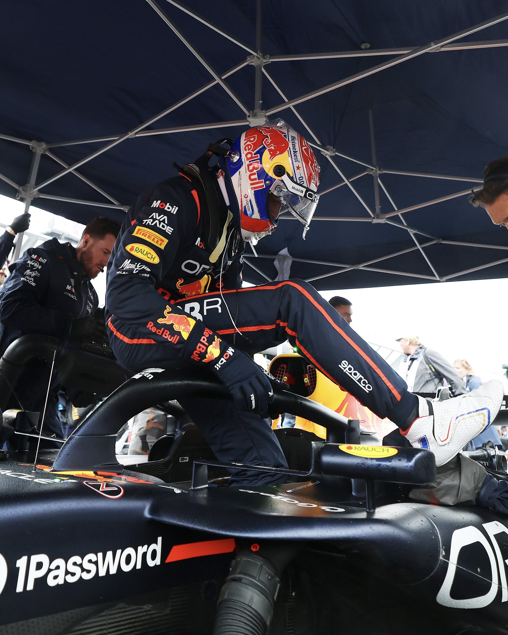 [F1] 요즘 레드불 레이싱의 SNS에 올라오는 사진 특징 - 인스티즈(instiz) 이슈 카테고리