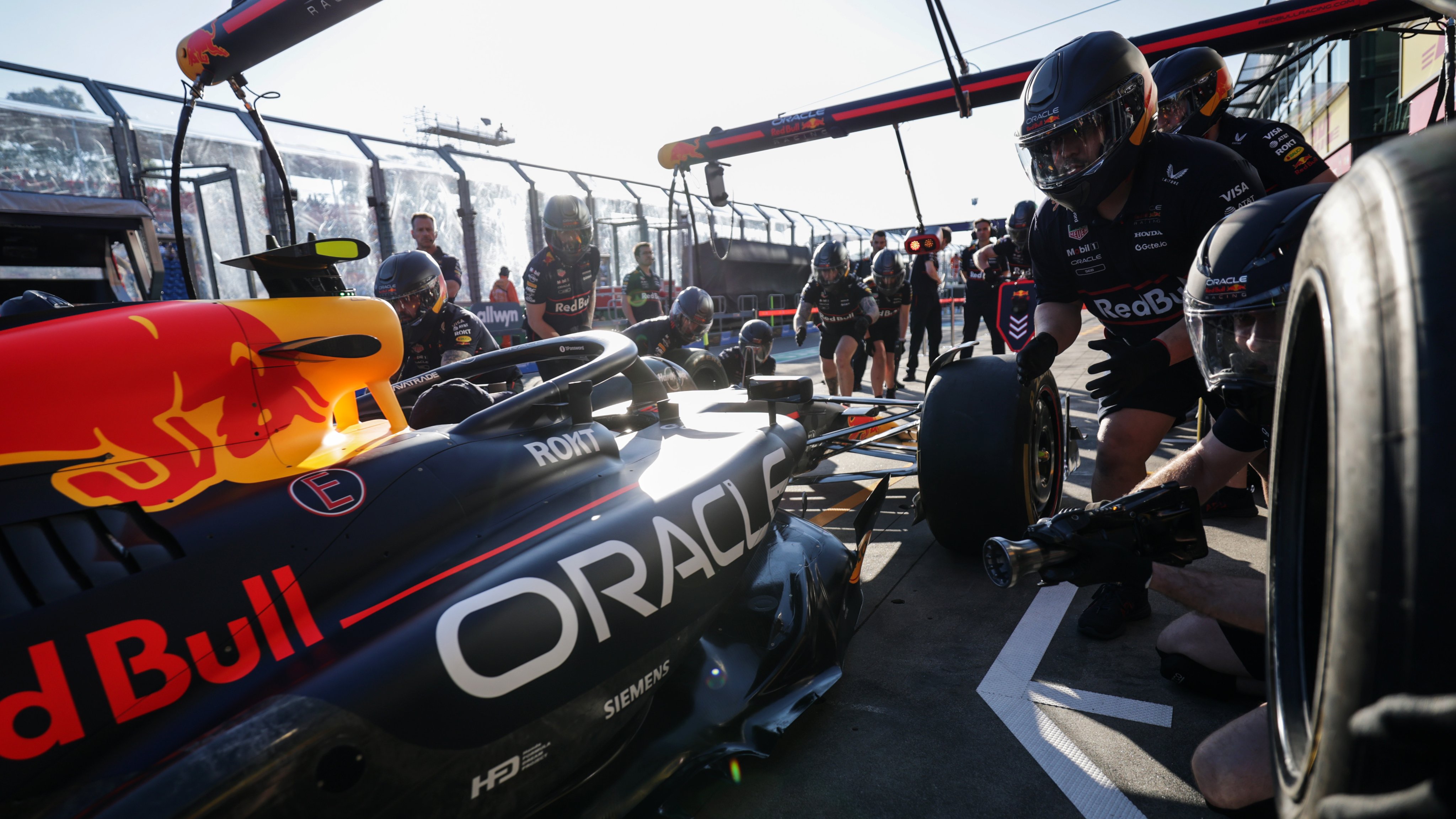 [F1] 요즘 레드불 레이싱의 SNS에 올라오는 사진 특징 - 인스티즈(instiz) 이슈 카테고리