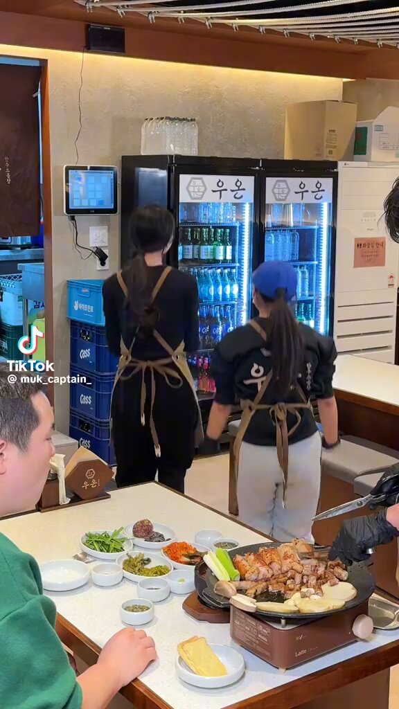 손님이 입장하면 여직원들이 터미널 댄스를 춰준다고 홍보하는 신당동 곱창집.twt - 인스티즈(instiz) 이슈 카테고리