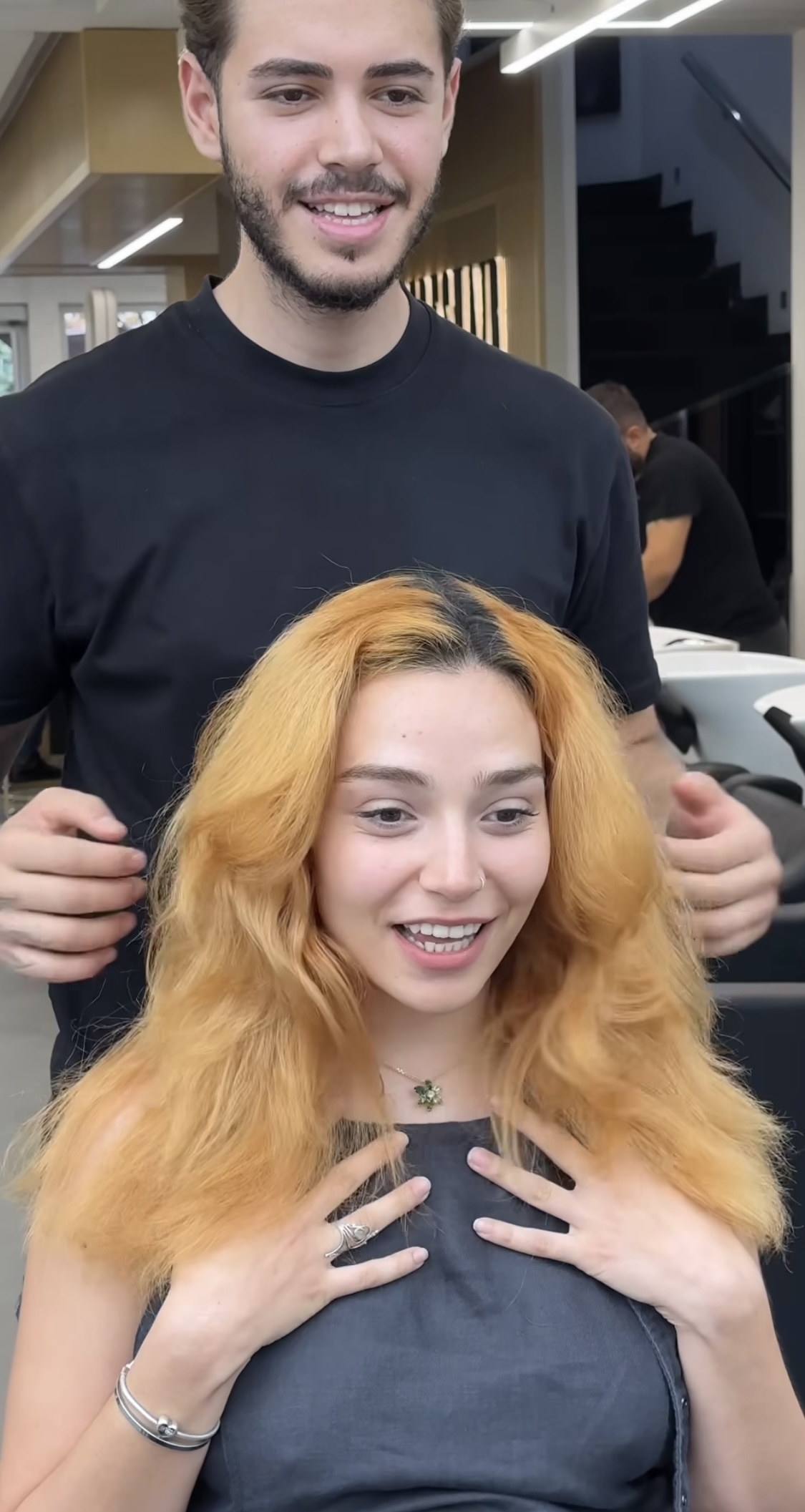 머리 진짜 잘 하는 것 같은 미용사 .jpg - 인스티즈(instiz) 이슈 카테고리