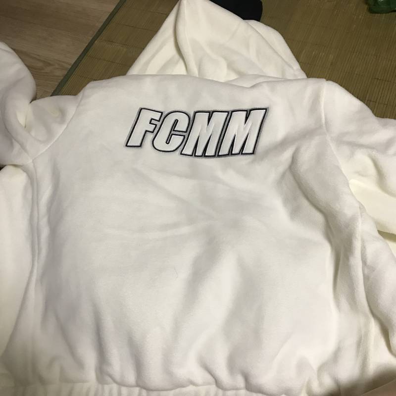 새상품 fcmm 빅로고 후리스 아이보리 컬러 완전 가격 내려요!! - 인스티즈(instiz) 장터 카테고리