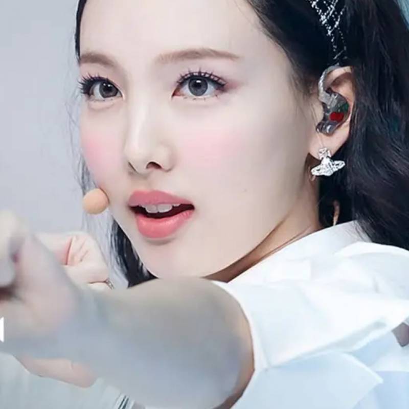 나연 블러셔 너무예쁜데 어디껀지 봐줄 쀼구해요! - 인스티즈(instiz) 뷰티 카테고리