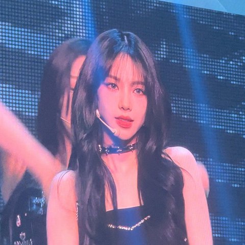 [잡담] 카리나 앞머리 유무 차이 너무 좋음.. - 인스티즈(instiz) 연예 카테고리