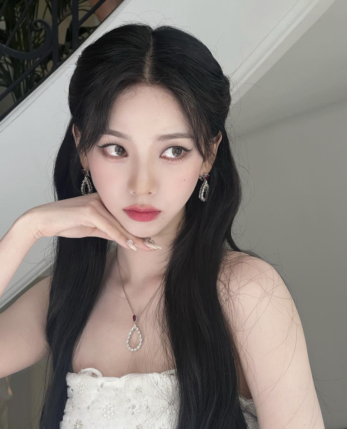 [잡담] 카리나 이거 얼굴 안보이는데 예쁨 - 인스티즈(instiz) 연예 카테고리