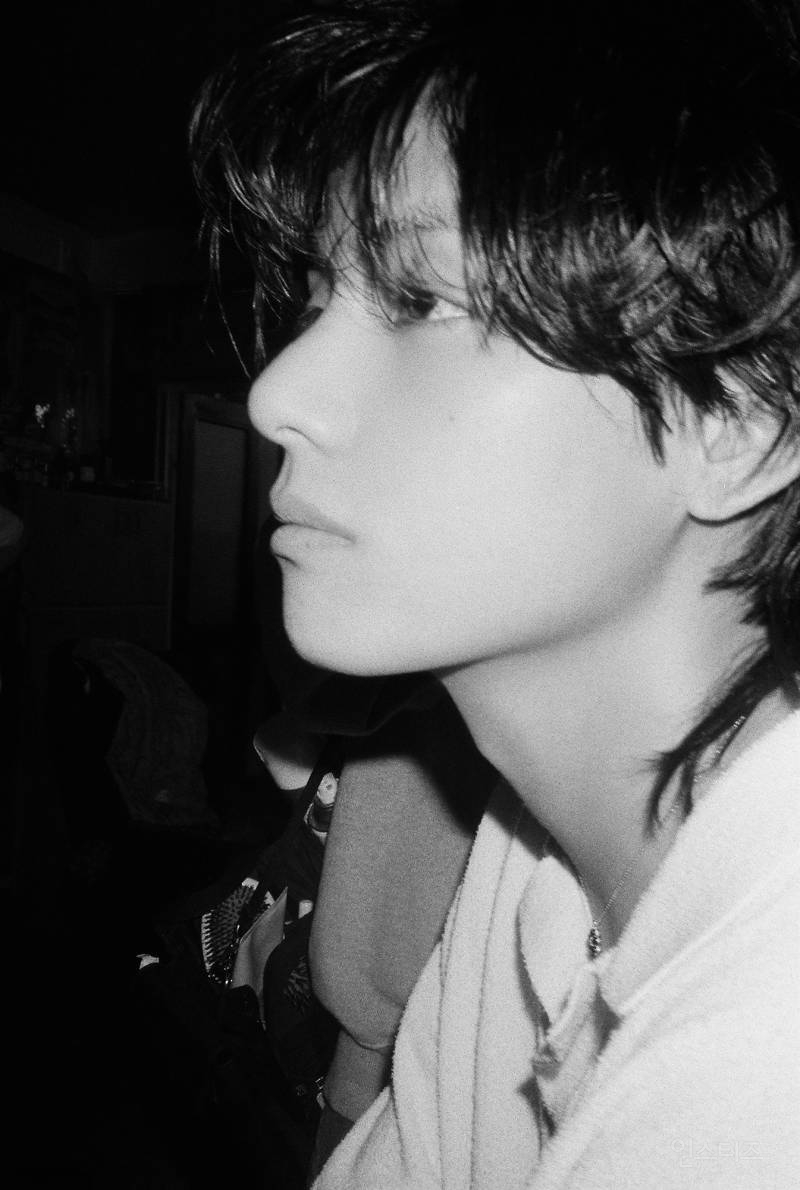 어제 공개된 민희진이 찍은, 방탄 뷔 사진들 - 인스티즈(instiz) 이슈 카테고리