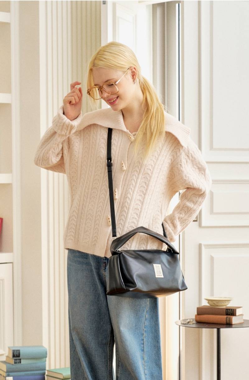 [잡담] 휘뚜루마뚜루 들고다닐 가방 좀 골라주라 11223344 - 인스티즈(instiz) 일상 카테고리