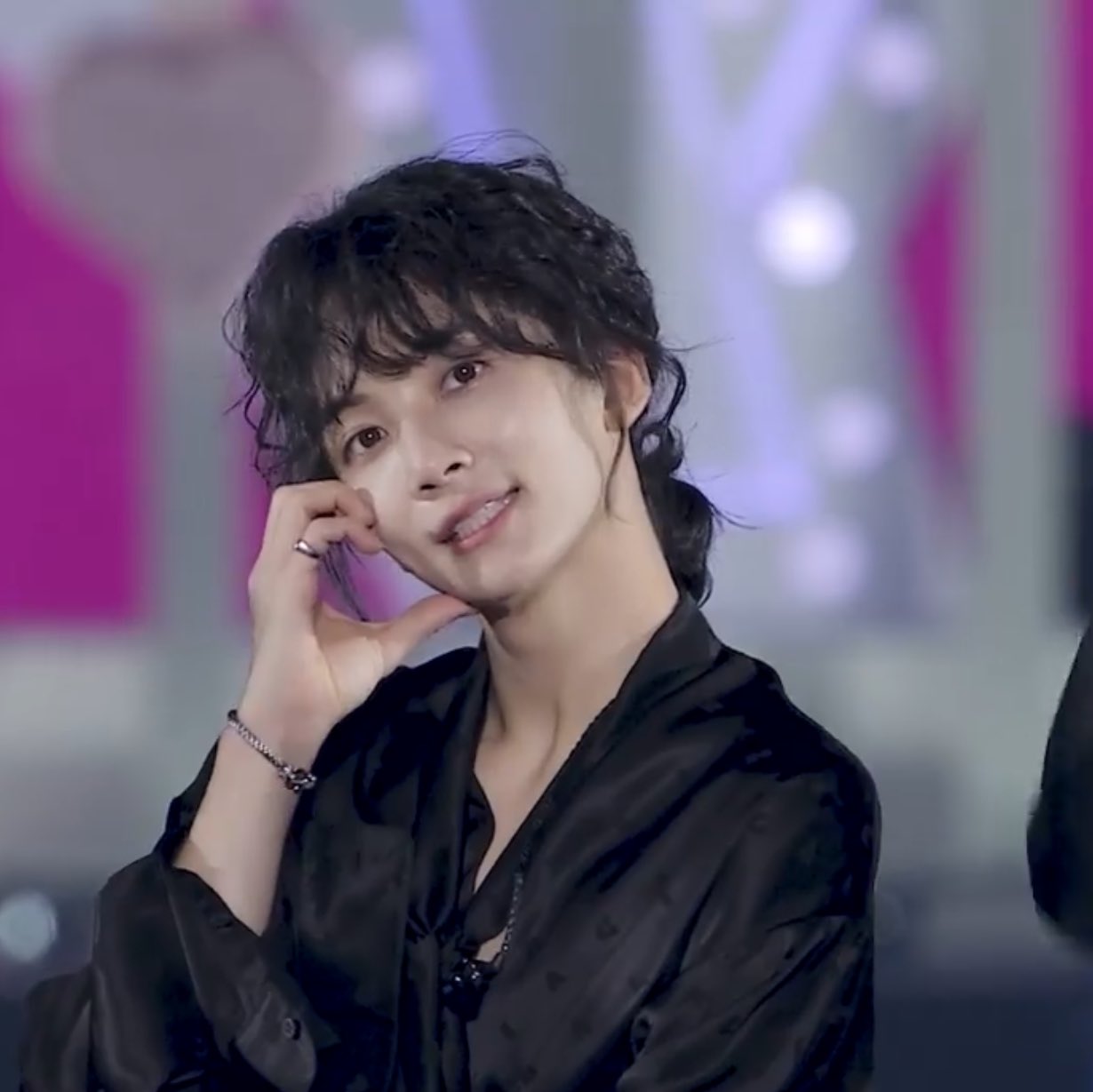 [잡담] 뽀삐정한… 머리 묶은거 너무 예쁘다 - 인스티즈(instiz) 연예 카테고리