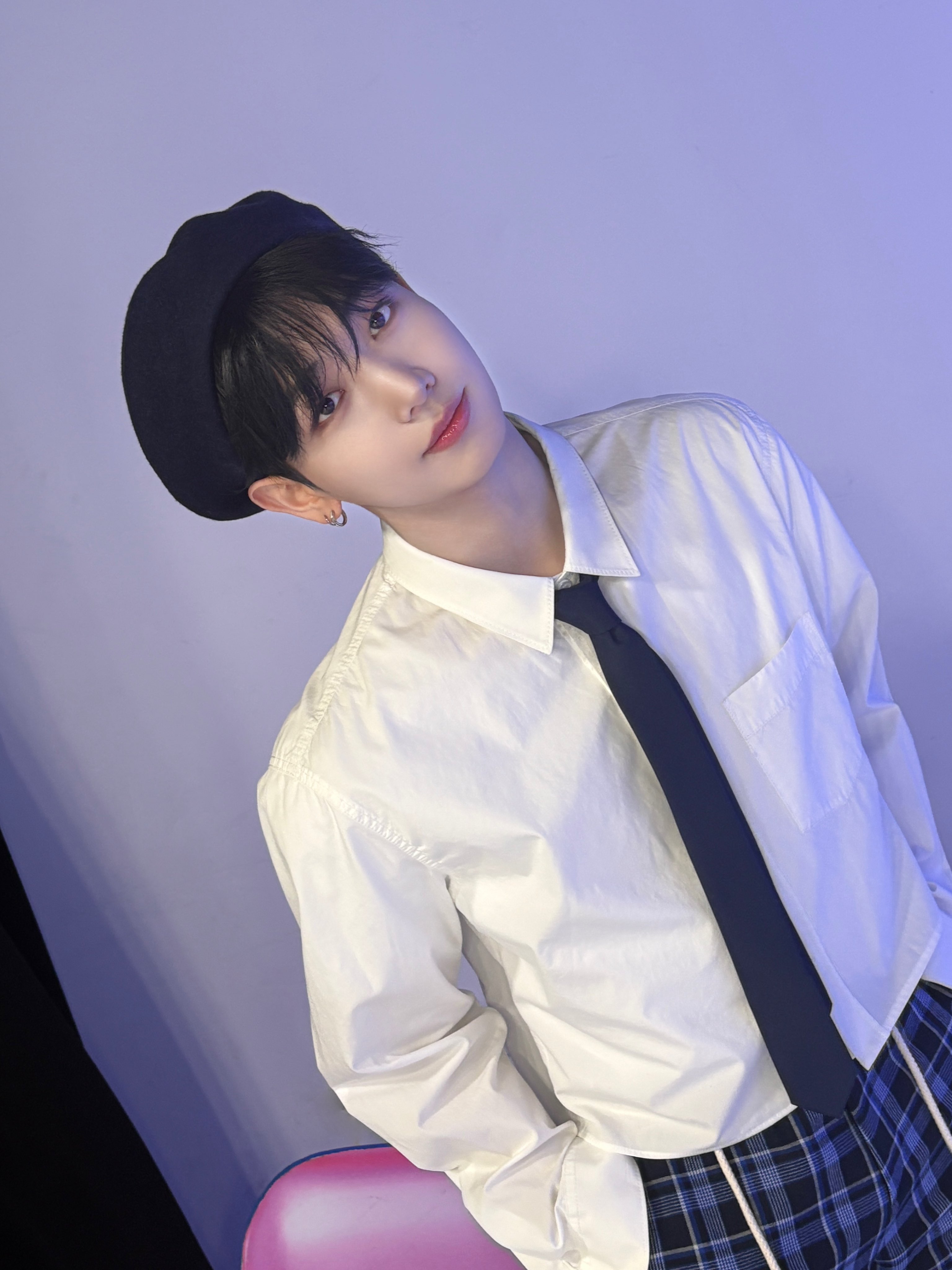 [잡담] 명재현 오늘 셀카 400장 찍으실게요 - 인스티즈(instiz) 연예 카테고리