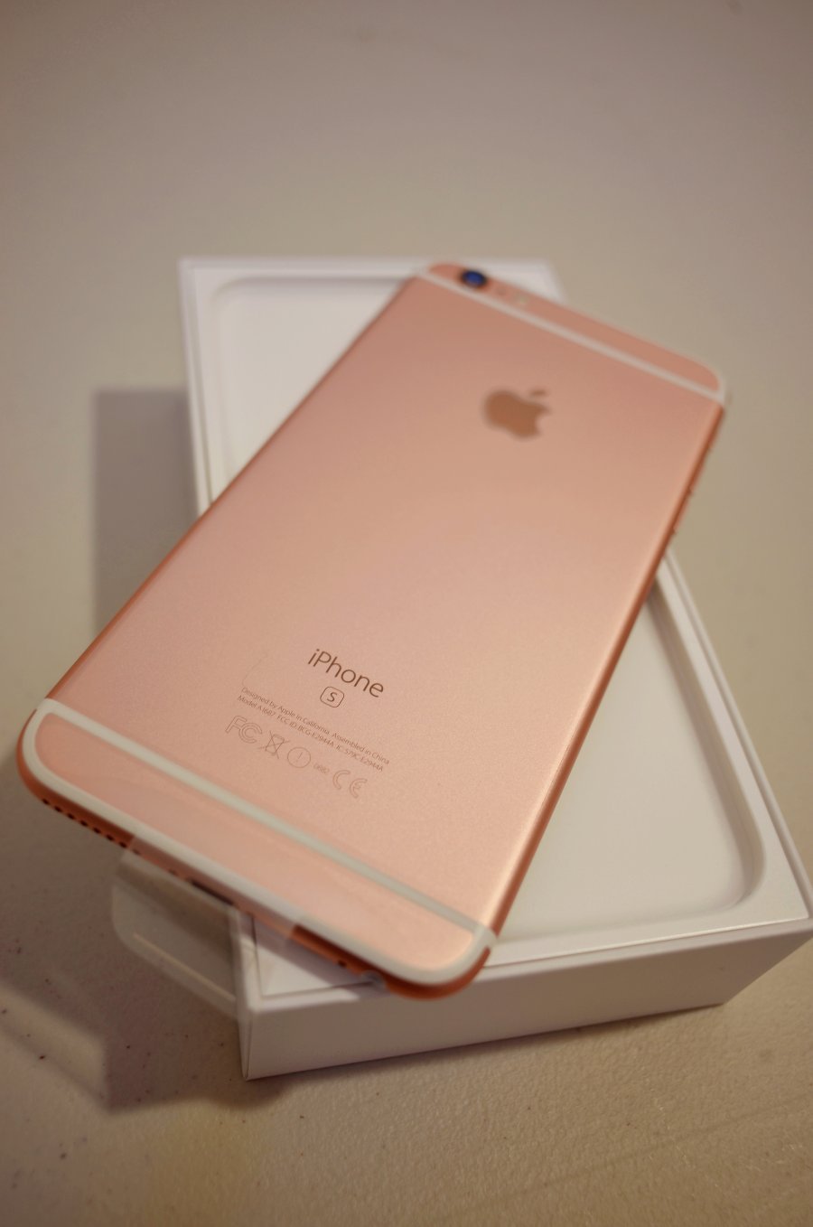 오늘 미국에서 출시된 아이폰6S 로즈골드 사진이라네요...ㅎㅎ - 인스티즈(instiz) 이슈 카테고리