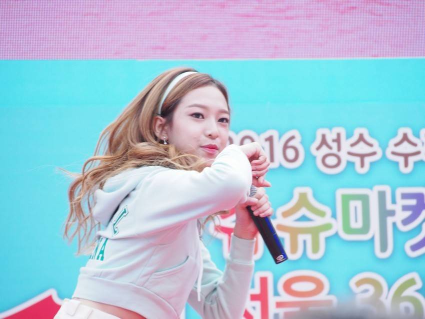 180316 APRIL X SUITS KNIGHTS - 에이프릴의 정장방 V 라이브 - 인스티즈(instiz) 인티영상 (종료) 카테고리