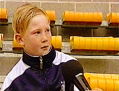 덕배 어린시절.gif - 인스티즈(instiz) 이슈 카테고리