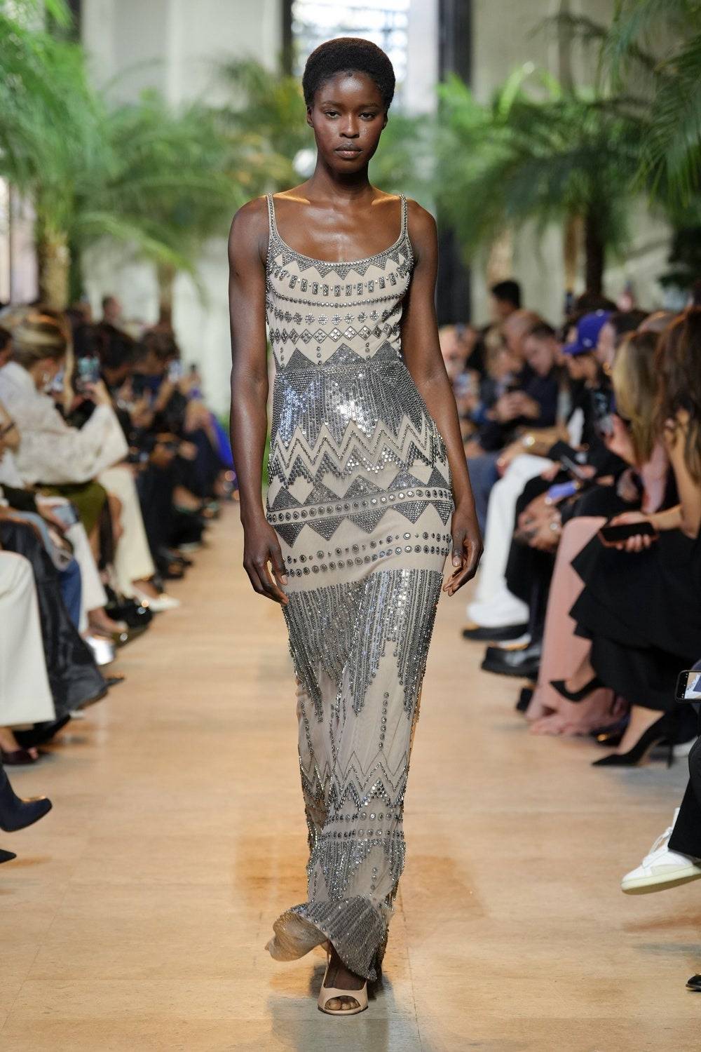 엘리사브 2025 SS 신상 드레스 - 인스티즈(instiz) 이슈 카테고리