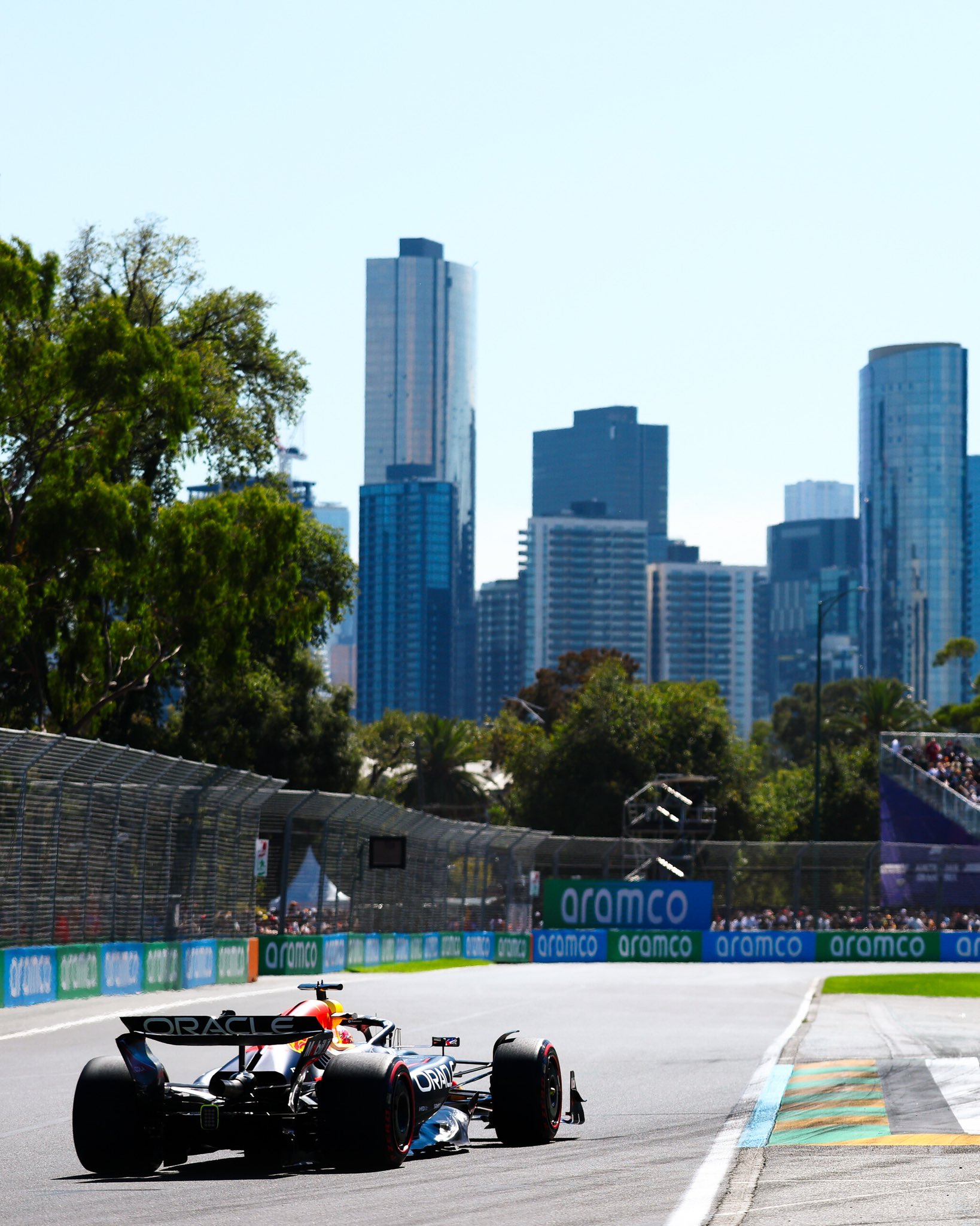 [F1] 요즘 레드불 레이싱의 SNS에 올라오는 사진 특징 - 인스티즈(instiz) 이슈 카테고리